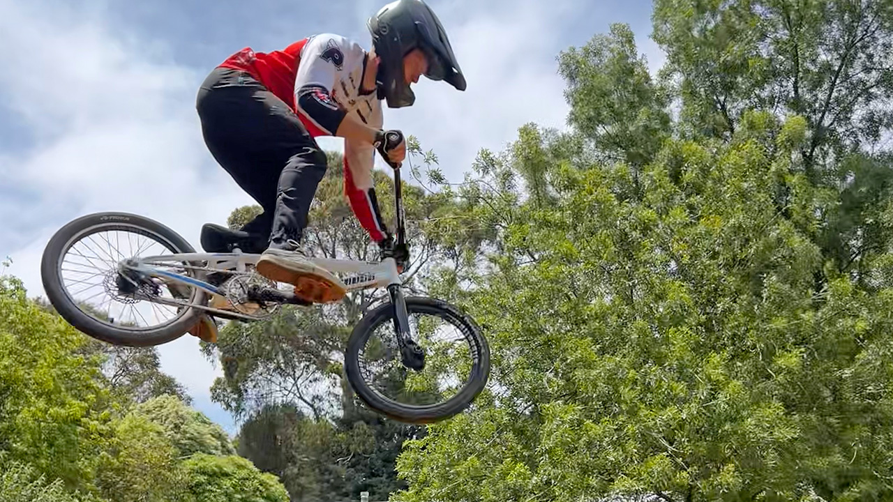 Profile BSX2025: Bronze Partner Answer BMX - bmxultra.com
